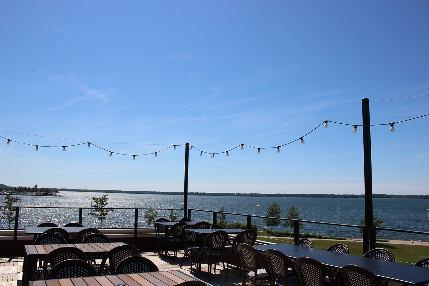 Pier 6 Rooftop & Restaurant - U Pick 6